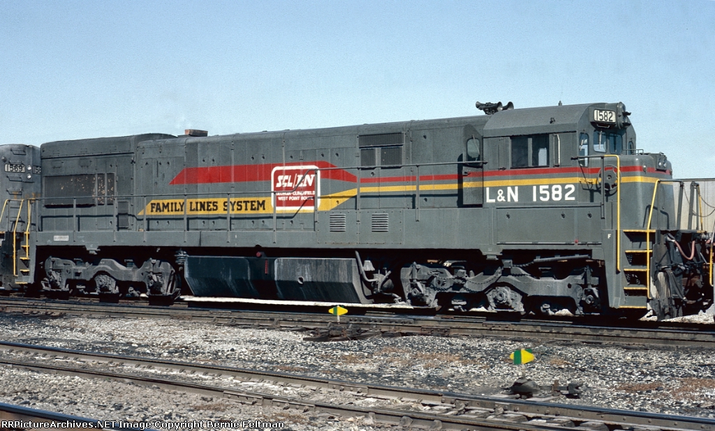 Louisville & Nashville U30C #1582, in L&N Tilford Yard,